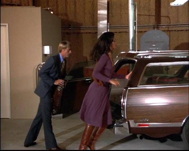 IMCDb.org: 1975 Mercury Marquis Colony Park Station Wagon in "Wonder ...