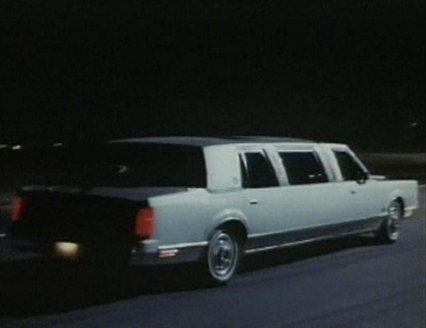 IMCDb.org: 1988 Lincoln Town Car Stretched Limousine A.H.A 'Stratford ...