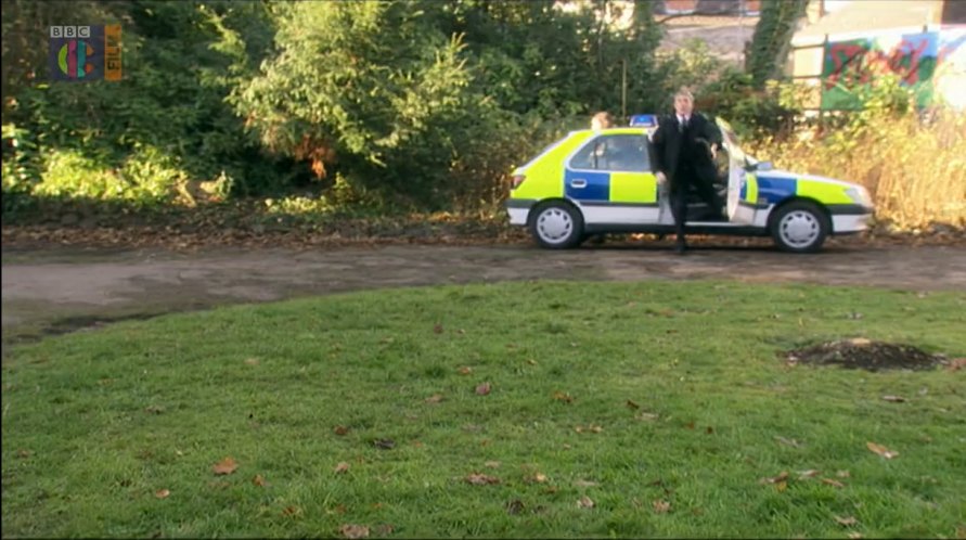 IMCDb.org: 1996 Peugeot 306 XRdt in "Tracy Beaker's 'The Movie of Me ...