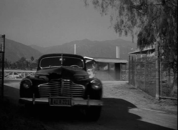IMCDb.org: 1941 Buick Limited in "The Breaking Point, 1950"