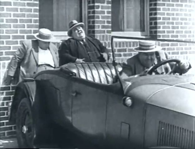 IMCDb.org: 1926 Moon Series A Arrowhead Roadster in "3 Missing Links, 1927"