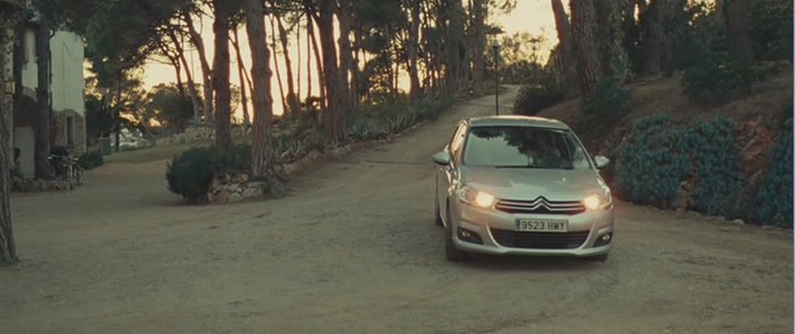 IMCDb.org: 2012 Citroën C4 Série 2 in "Ismael, 2013"